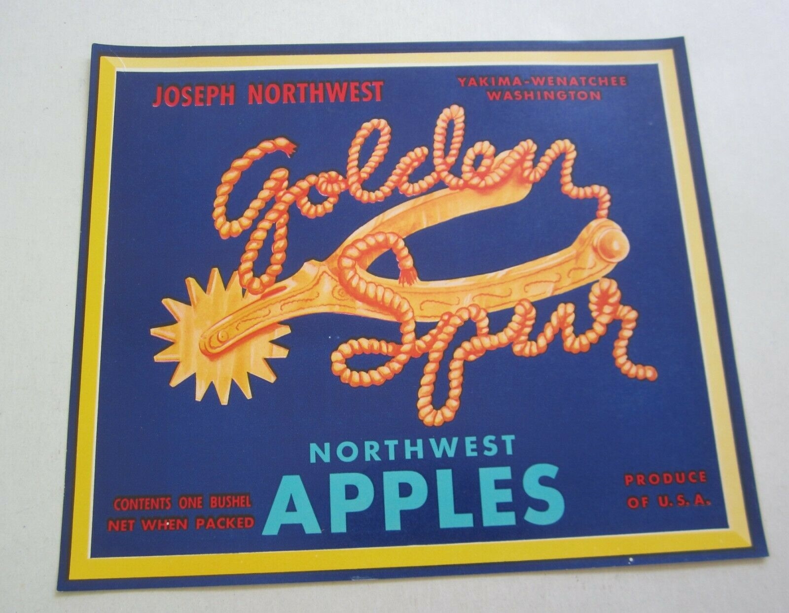 Old Vintage 1940 s GOLDEN SPUR Apple LABEL Western Theme WASH 